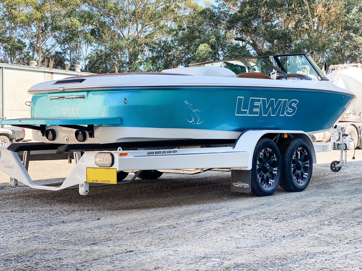 Outback - Lewis Boats