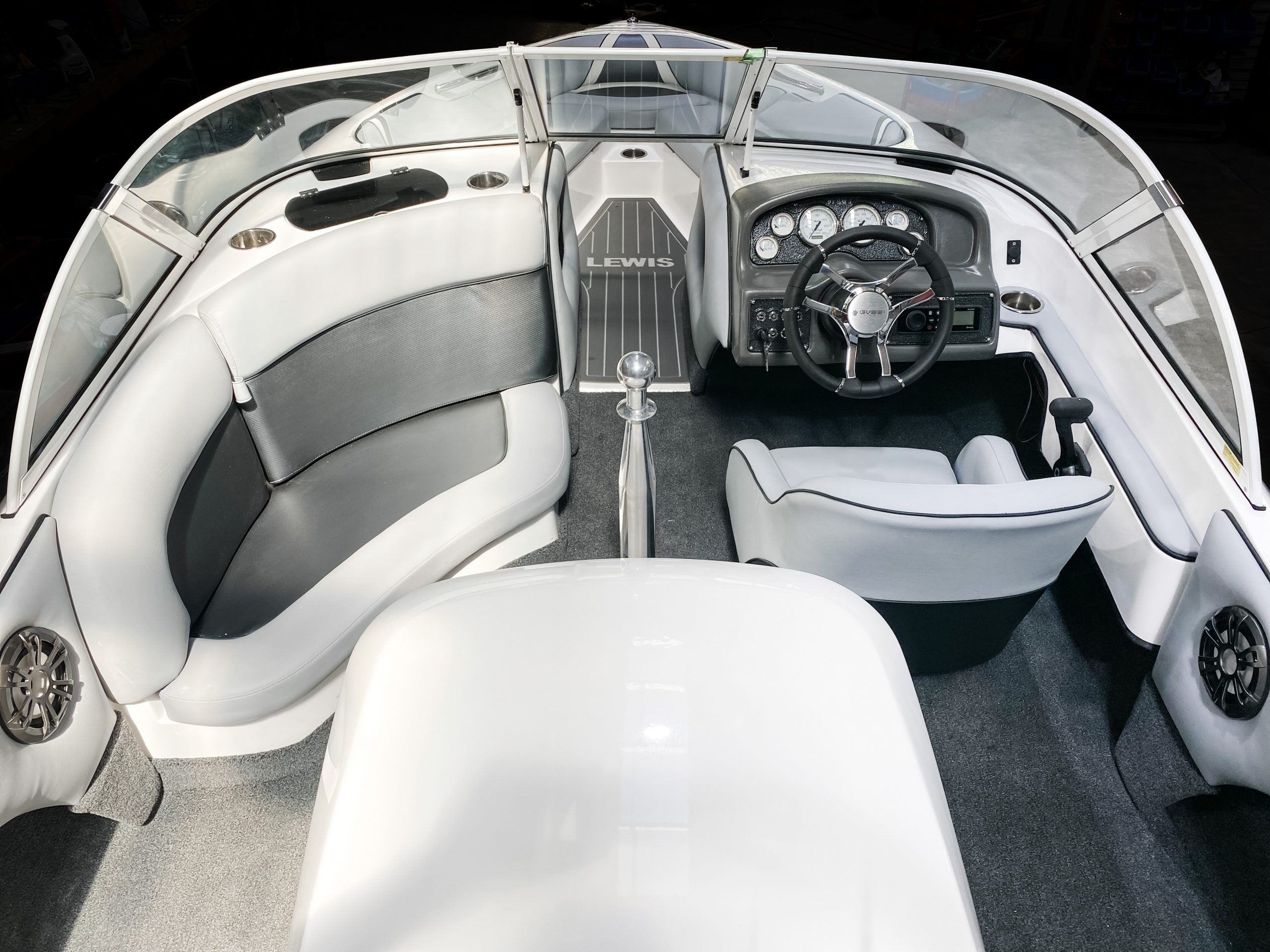 Outback - Lewis Boats